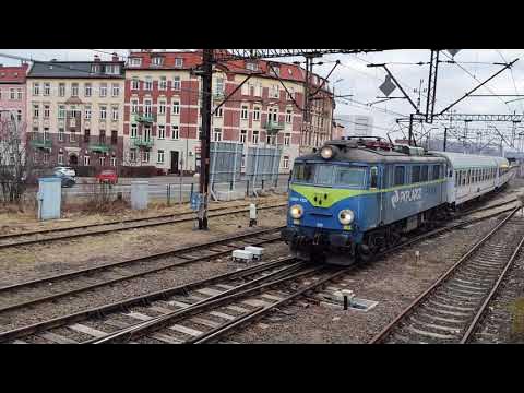 TLK Orzeszkowa oraz KD 69859 start ze stacji Jelenia Góra - YouTube
