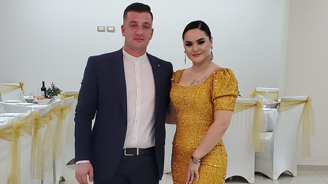 Fisnik Sulaj & Rezarta Hoxhaj live Sarand Gezuar 2023 - YouTube