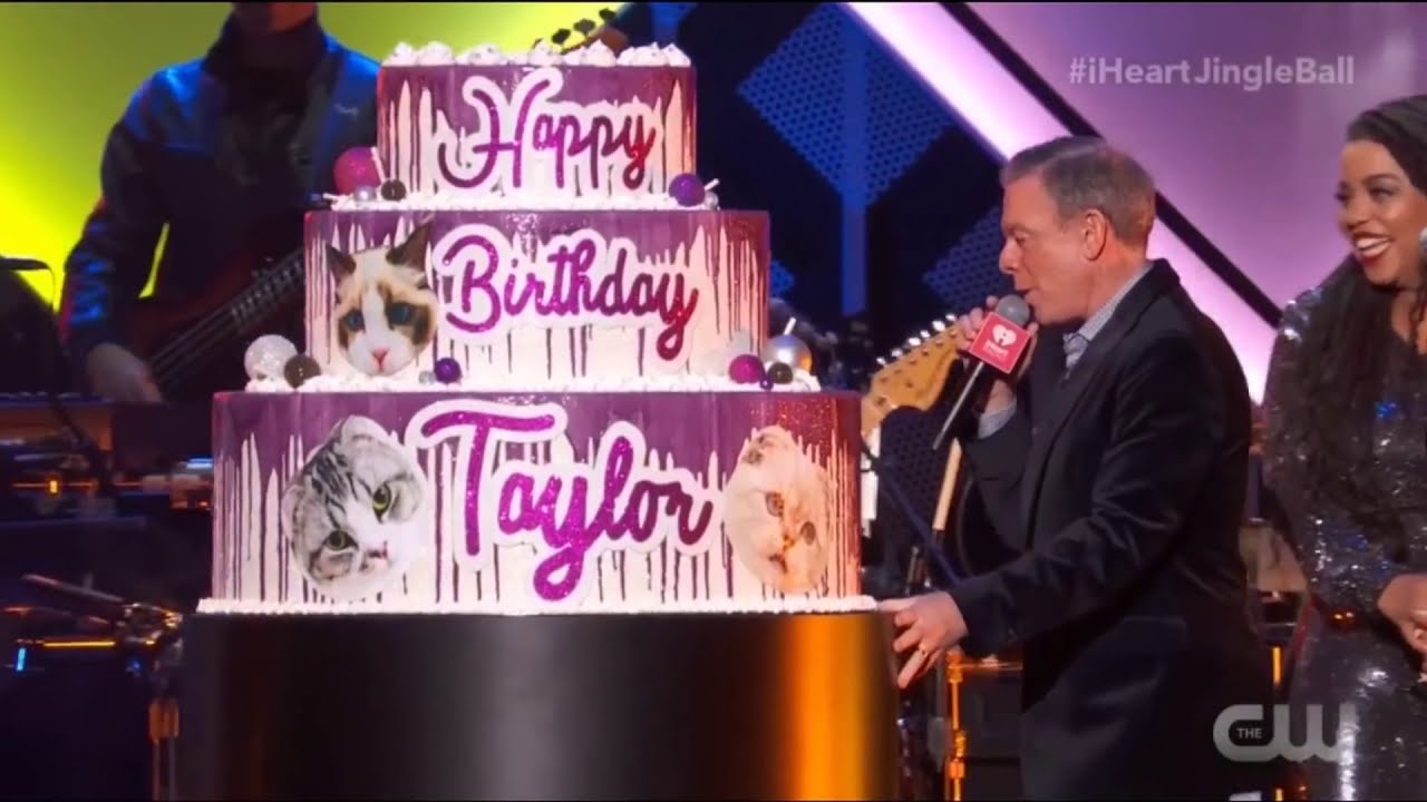 Crowds sing "Happy Birthday" for Taylor Swift (December 13th, 2019 ...