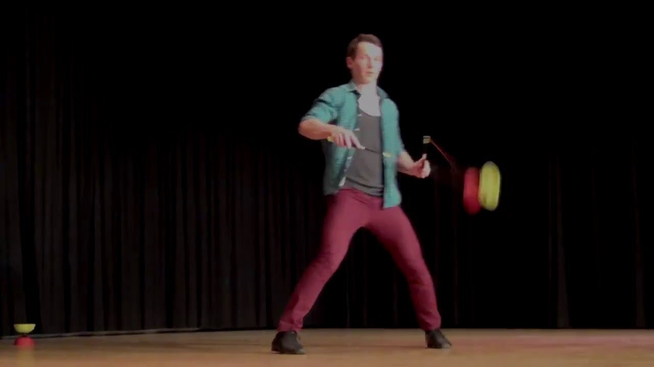 Diabolo-Show mit Alex Lauterbach / Akro am Säntis 2016 - YouTube