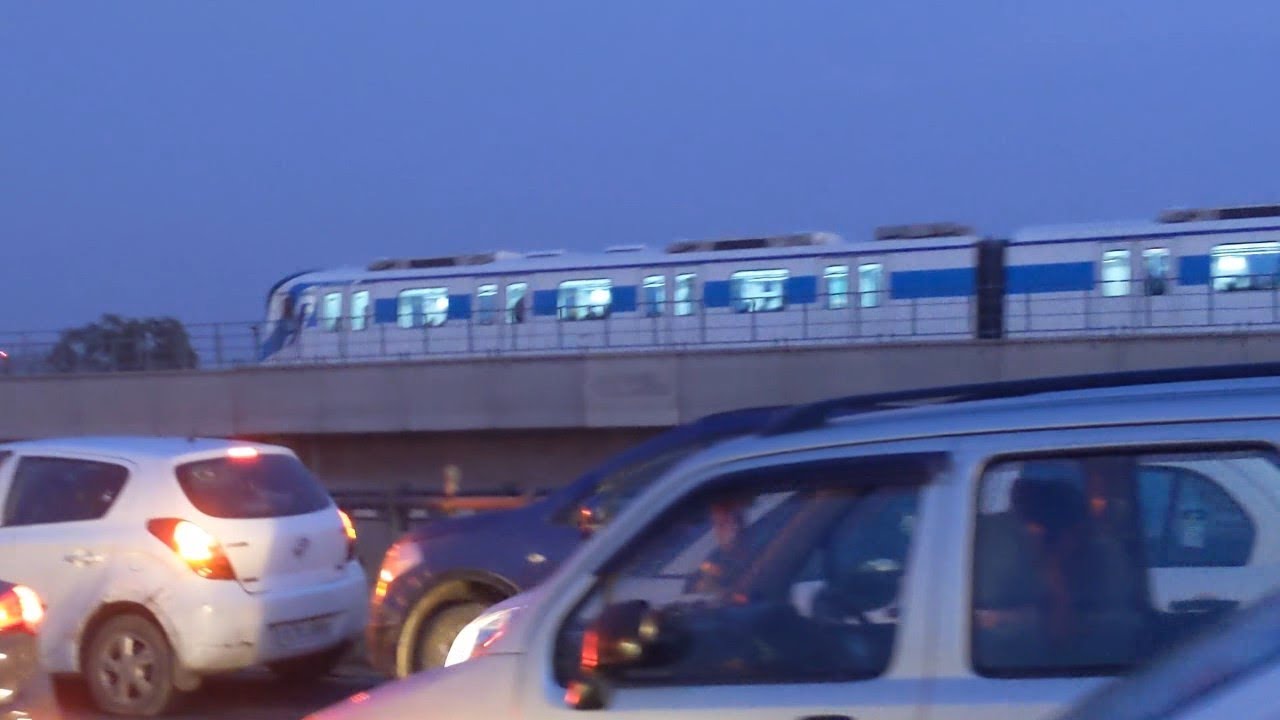 Gurugram Rapid Metro Train in Delhi - YouTube