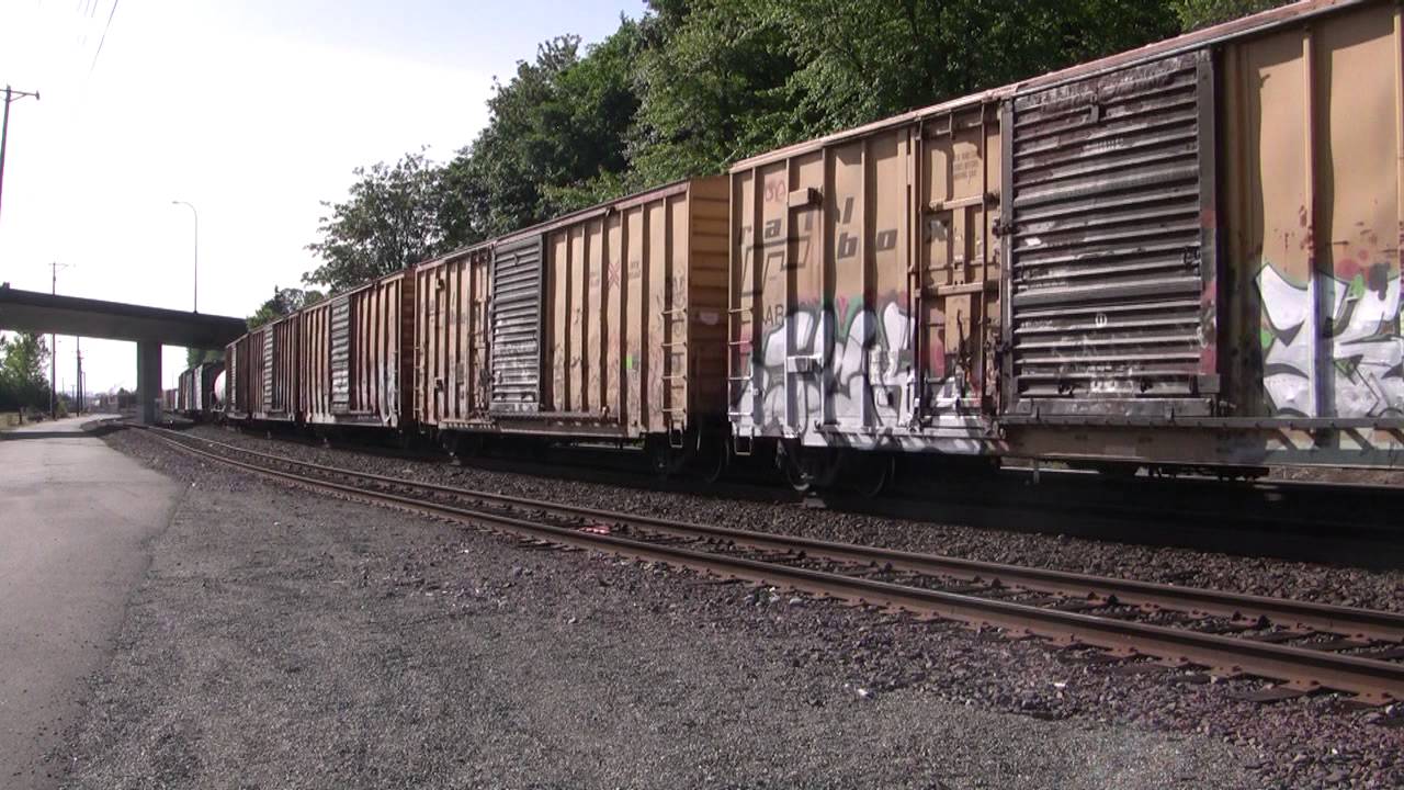 BNSF 5654 With CSX 5347 Lead A Mixed Freight EVEVAW @ Old Town Tacoma ...