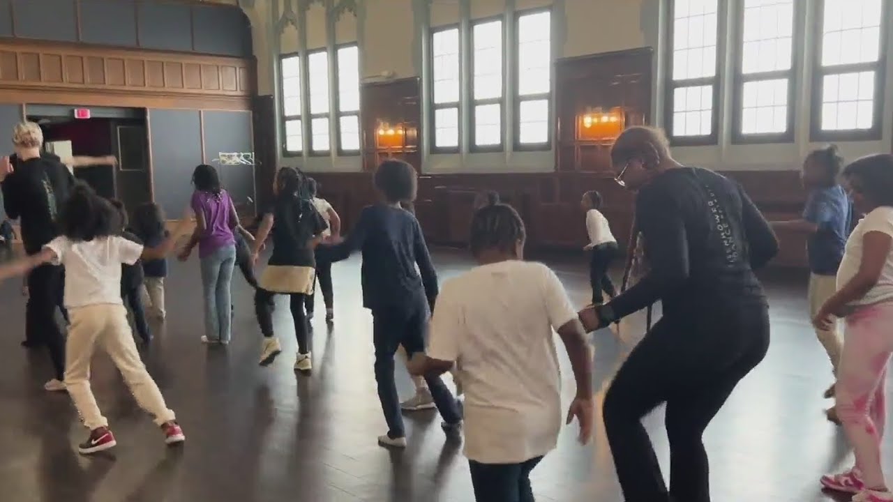 Detroit kids dance through school work at after-school program - YouTube