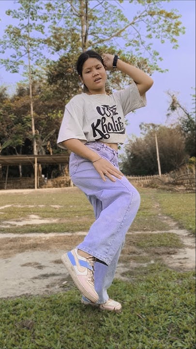 lor lor jassie gill #lorlor #jassiegill #trending #dance #ytshorts #shortsfeed #viralvideo - YouTube