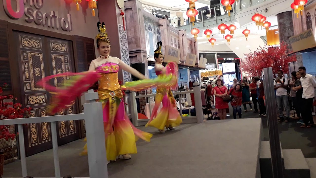 China hari New year ago - YouTube
