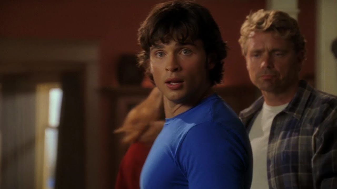 Clark returns to Smallville. Smallville season 3 episode 2 Phoenix ...