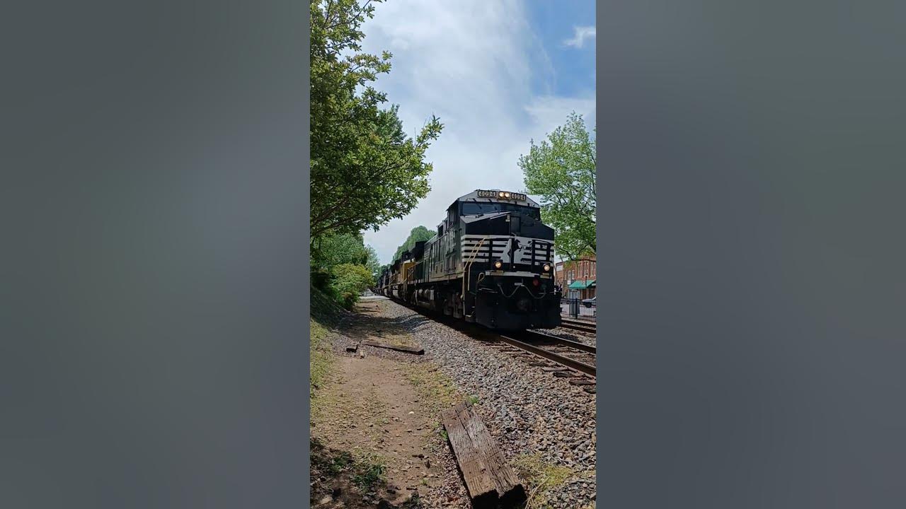 6 Aggressive (5 NS + UP) "blasted thru town" Norfolk Southern #4094 - #154 @rider22 - YouTube