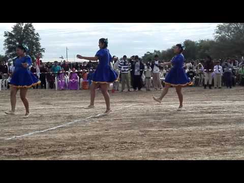 Danza por alumnas Guaraní Occidental