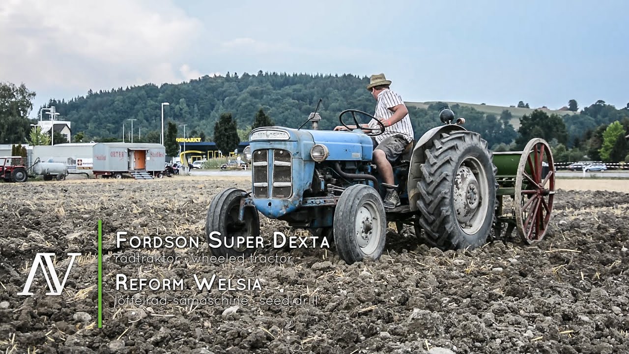 Fordson Super Dexta + Reform Welsia - Aussaat · sowing - YouTube