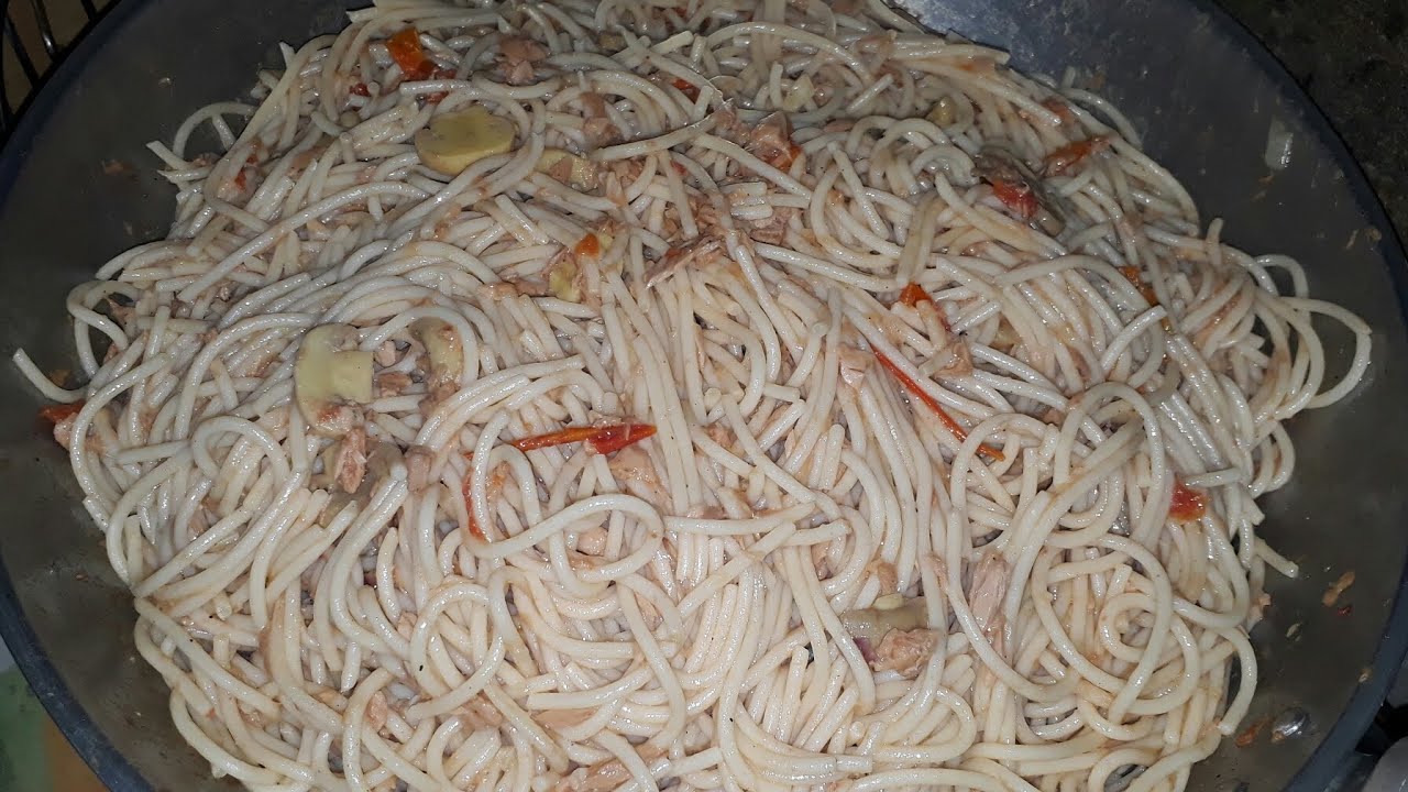 Tuna Pasta... isa sa Masarap na luto sa Pasta... May pa Voice Over pa ...