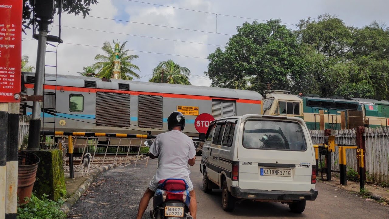 Rajdhani Express Zaps Towards Kerala At Top Speed... - YouTube