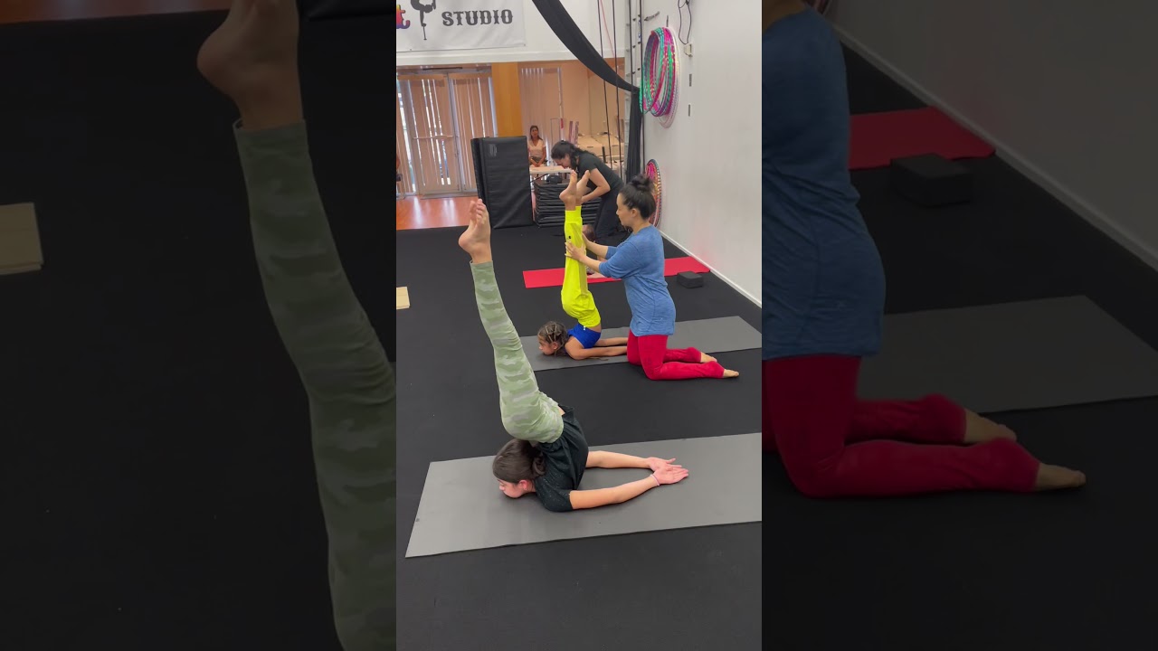 Duo Contortion Youth Contortion Class - YouTube