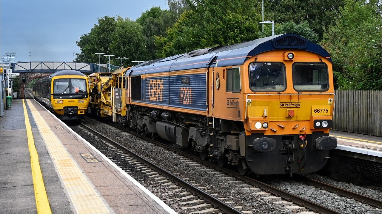 GBRf, Class 66, 66775 'F231' 'HMS Argyll' & GWR, Class 166, 166214 ...
