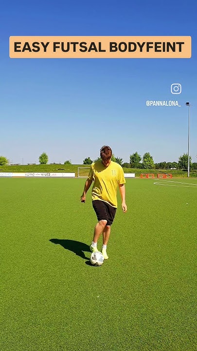 can you do this bodyfeint #football #soccer #skills #footballskills #soccerskills #tutorial ...