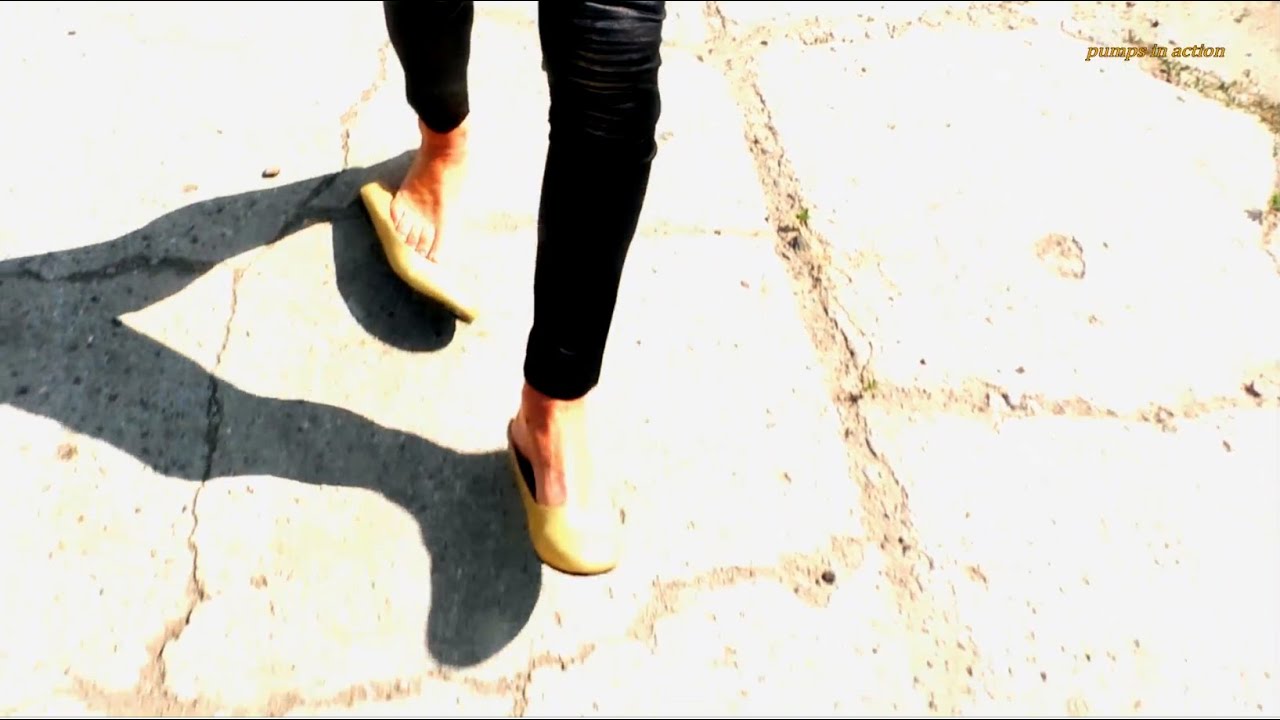 leaves her lost shoe behind - YouTube