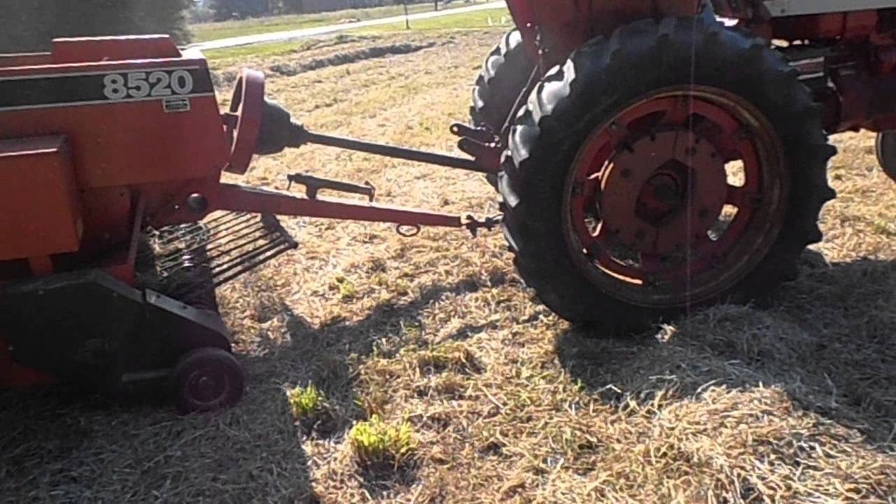 8520 IH Baler at work (pt 2) - YouTube
