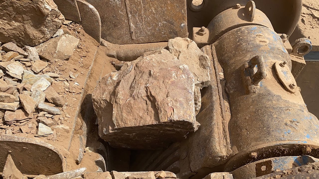 The Power of Stone Crusher"Stone Breaking Process"Crushing Stones with ...