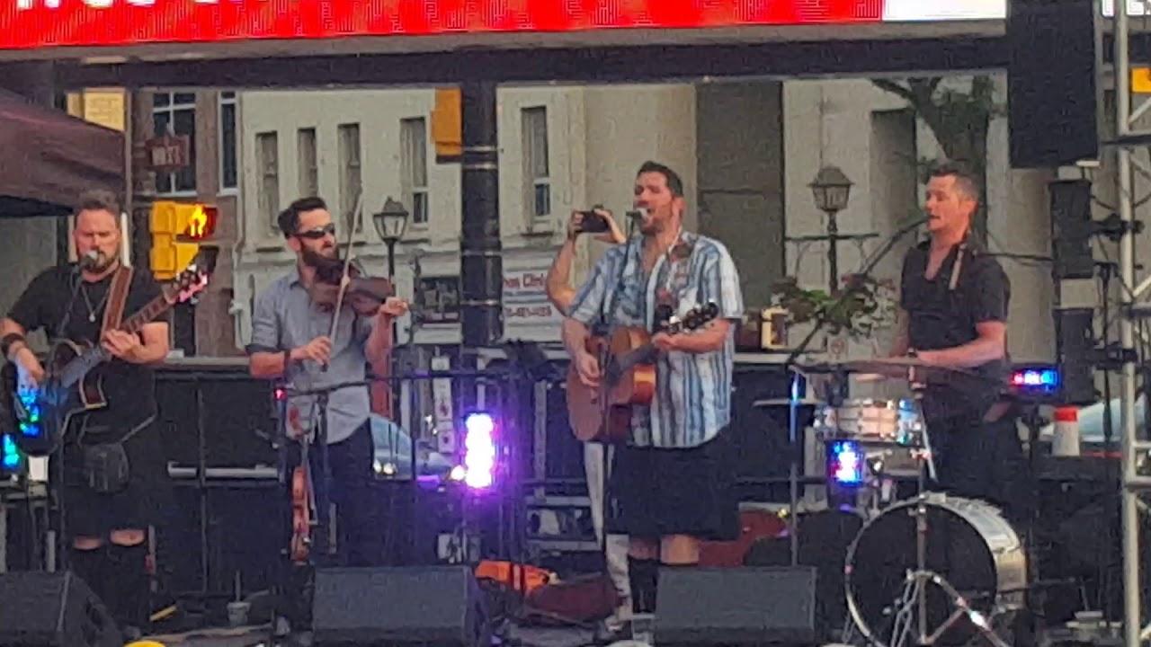 "DRUNKEN SAILOR"--Screeched Inn - YouTube