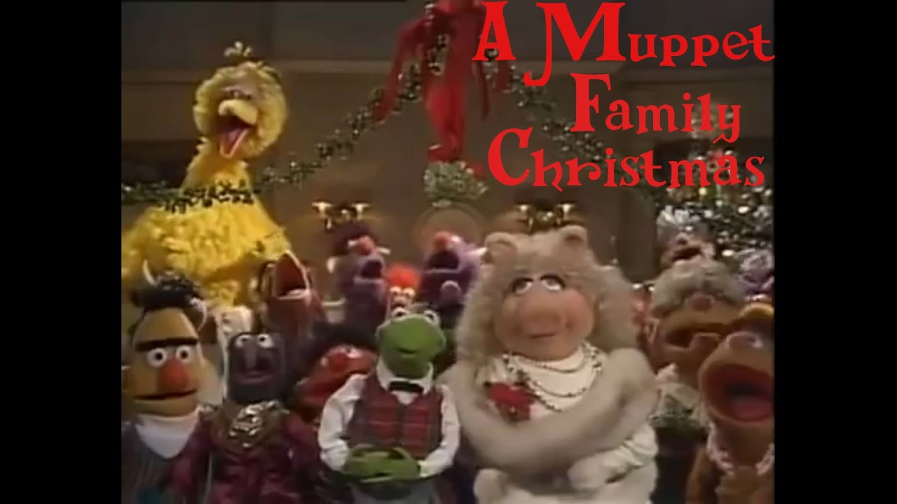 A Muppet Family Christmas: The Crossover Event For The Holiday Season ...