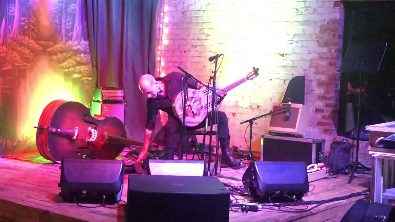 Slide guitar Open Mic at Earl’s - YouTube