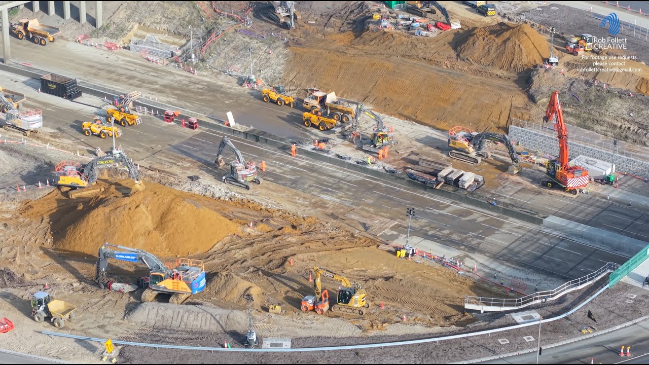 M25 Junction 10-11 Day 2 of the closure, the Eastern Gyratory bridge ...