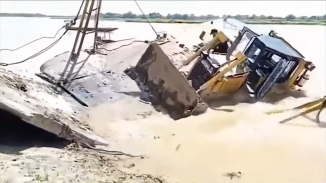 Heavy Machinery Accidents Big Construction Machines Fails Total Idiots ...