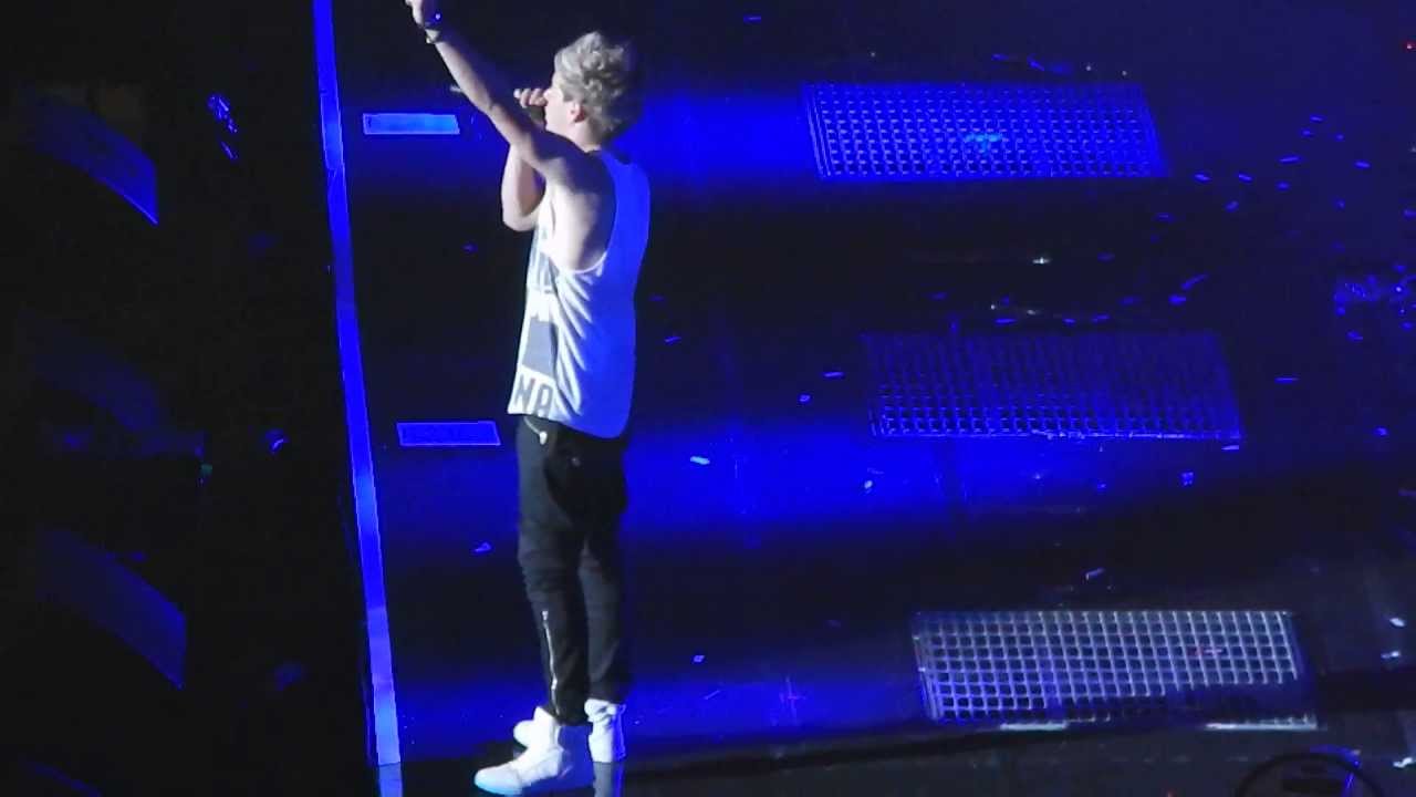 One Direction Liam and Louis falling and WMYB staples center August 10 ...