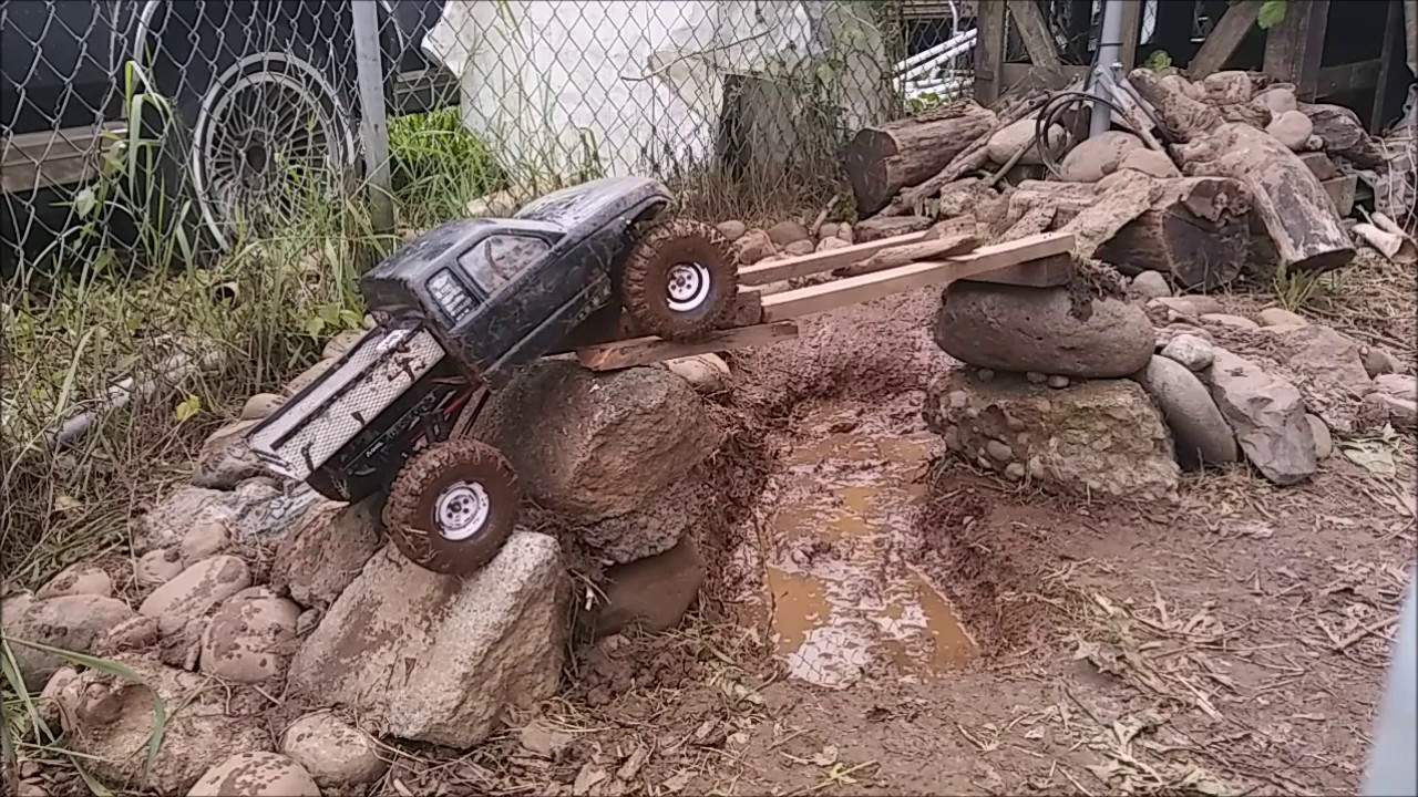 More fun in the Mud! (Rc4wd Bogger Test/comparison) - YouTube