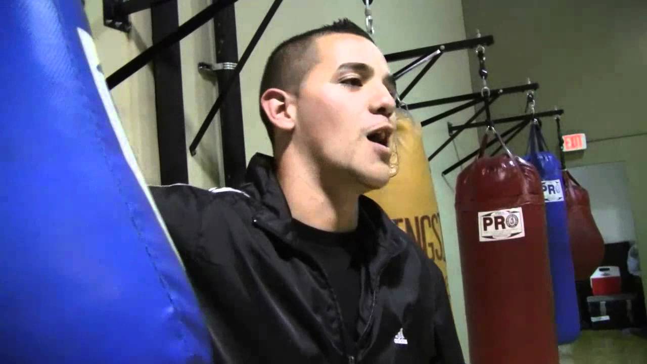 roger romo the boxer with 1000 voices - YouTube