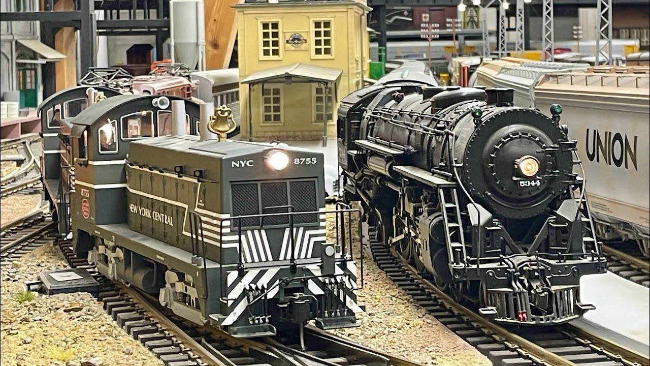 „New York Central“ trains running on G-scale layout (LGB, Aristocraft ...