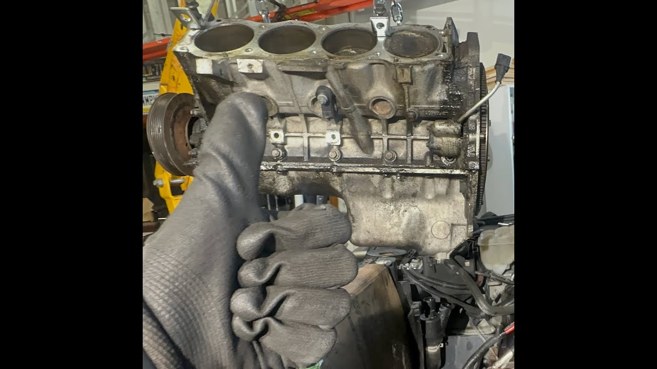 PART 2 Land Rover Discovery 2 | Engine Removal and Cylinder Sleeve Fix ...