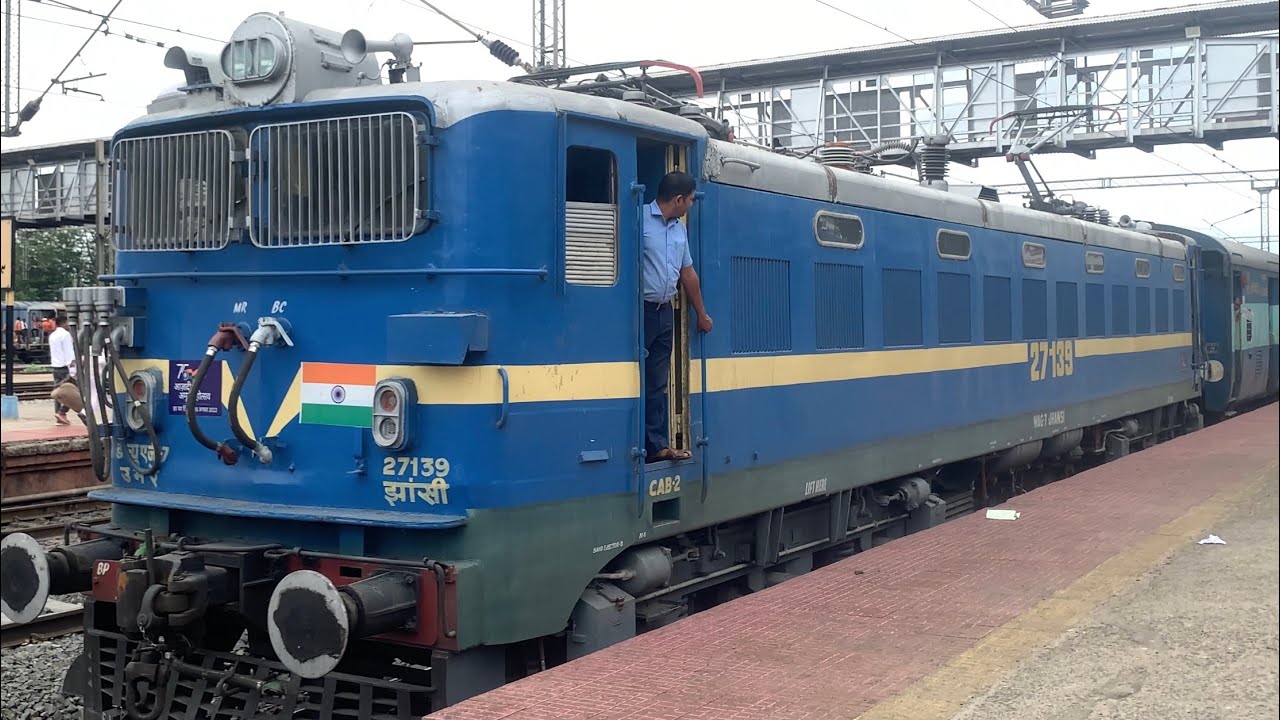 WAG 7 Locomotive Pulling Blue ICF coaches Indian Railways - YouTube