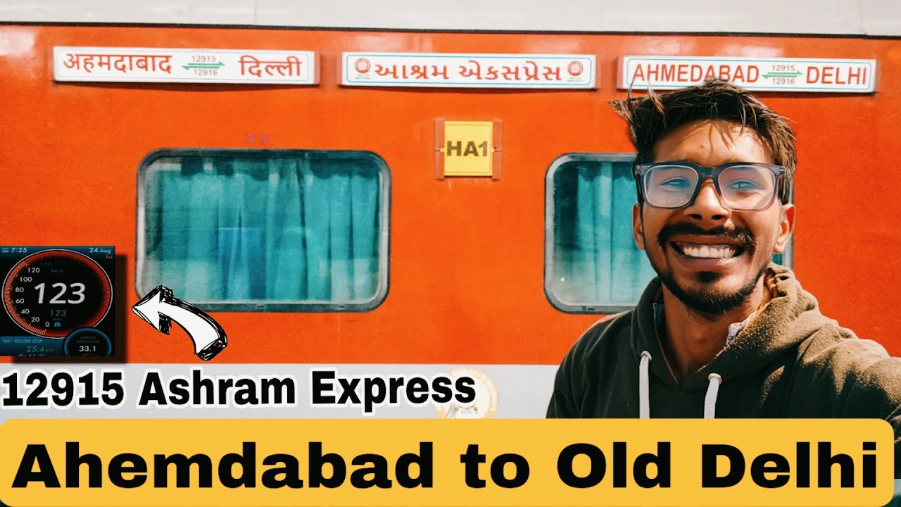 Minutes me raftar pakadti hai ye train 12915 Ashram Express train ...