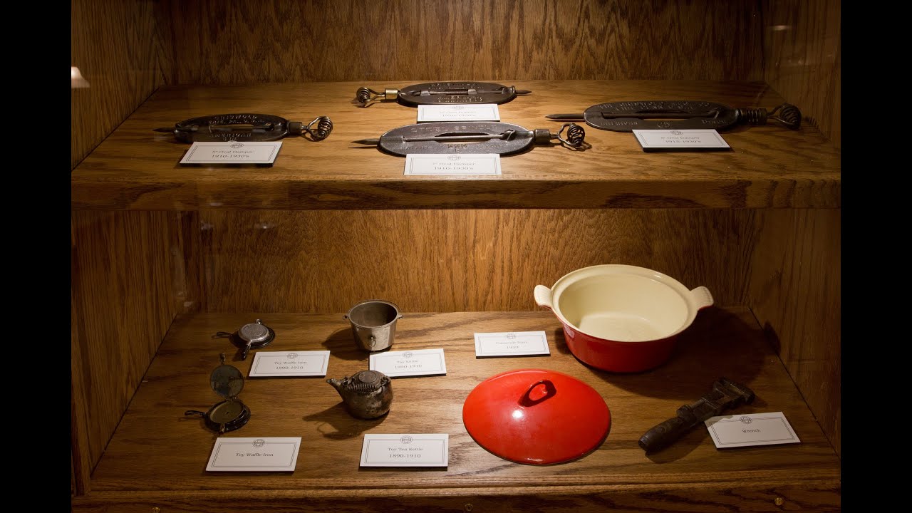 A History of Griswold Cast Iron - YouTube