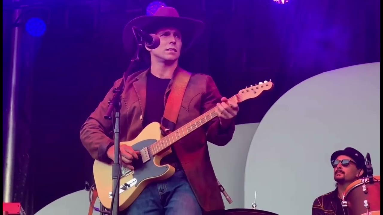 Shallow, Lukas, Corey, Logan, Anthony and Tato, live in Big Sky ...