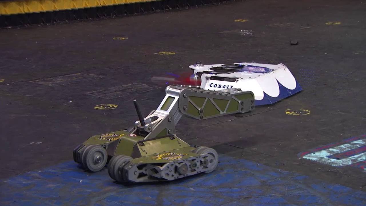 Cobalt vs Bombshell: BattleBots Season 2 Round of 32 - YouTube