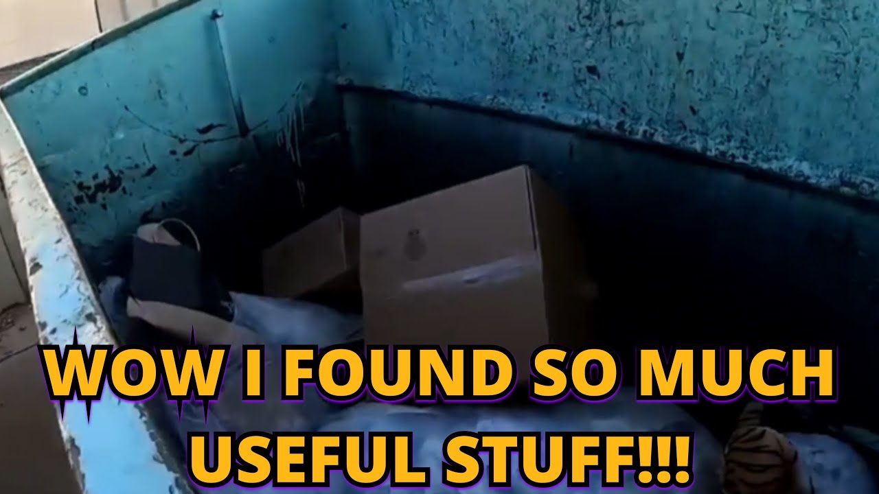 DUMPSTER DIVING WOW I FOUND SO MUCH USEFUL STUFF IN THESE DUMSTERS ...