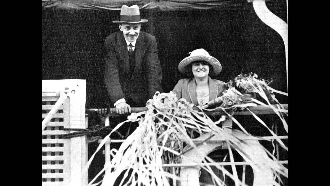 ALBERTO ZELMAN (1874 - 1927), the Australian maestro, playing violin in ...
