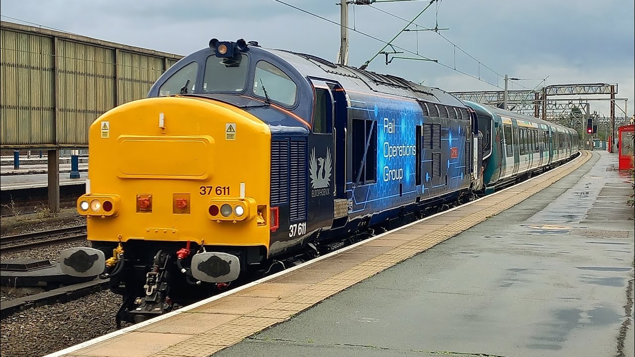 37611 Runs Round Her Train at Crewe 25/8/23 - YouTube