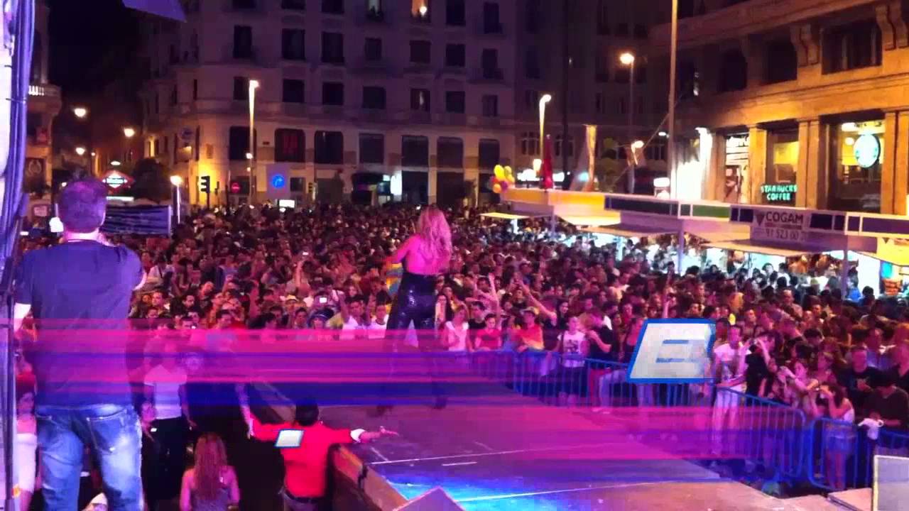 Dj Suri Feat Rebeca, Roser & Strazz @ Plaza Callao ORgullo Gay 2011 ...