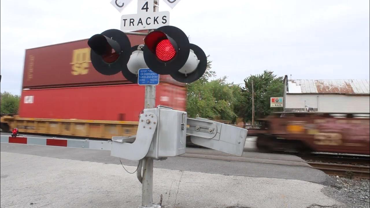CSX Intermodal Train at Main Street Railroad Crossing in Fostoria Ohio on 9-24-22 - YouTube