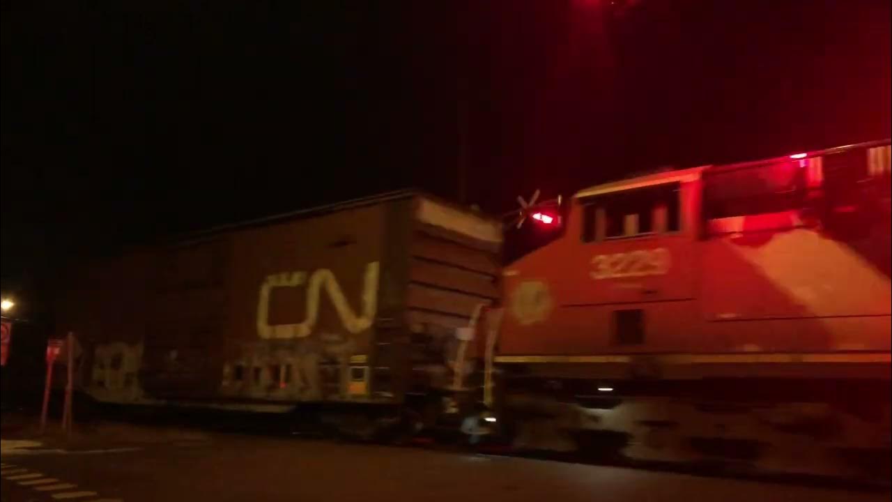 CN L58821-02 South:CN 3305 NS 4470 at Desbiens,Qc 12/03/2022 - YouTube