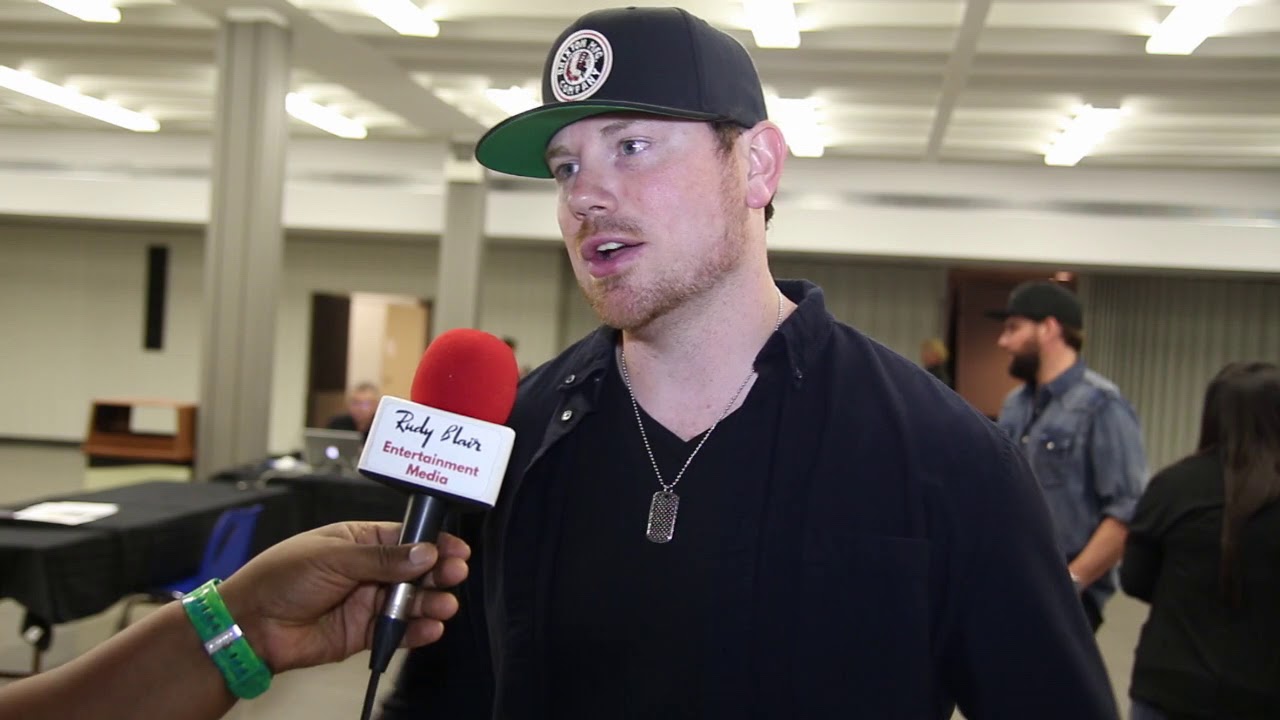 Chat w recording artist Ryan Langdon at the 2018 Country Music ...