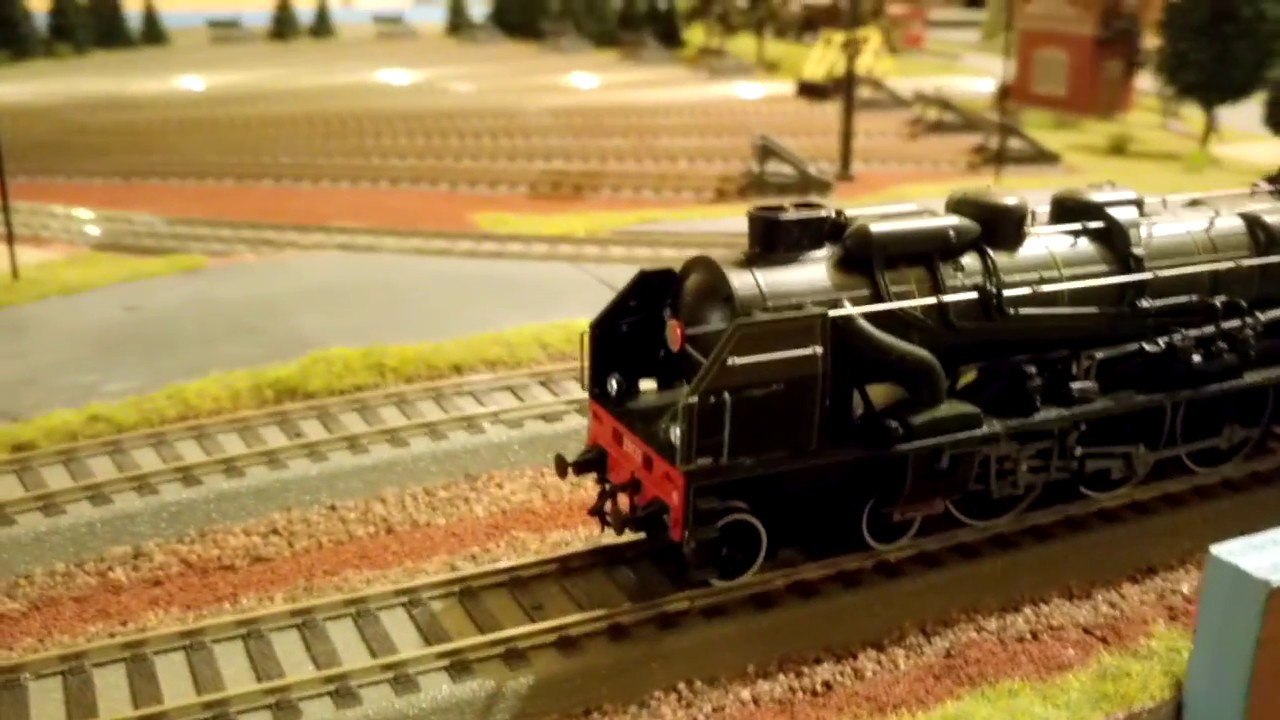 Roco sncf 231 E 22 sonore - YouTube