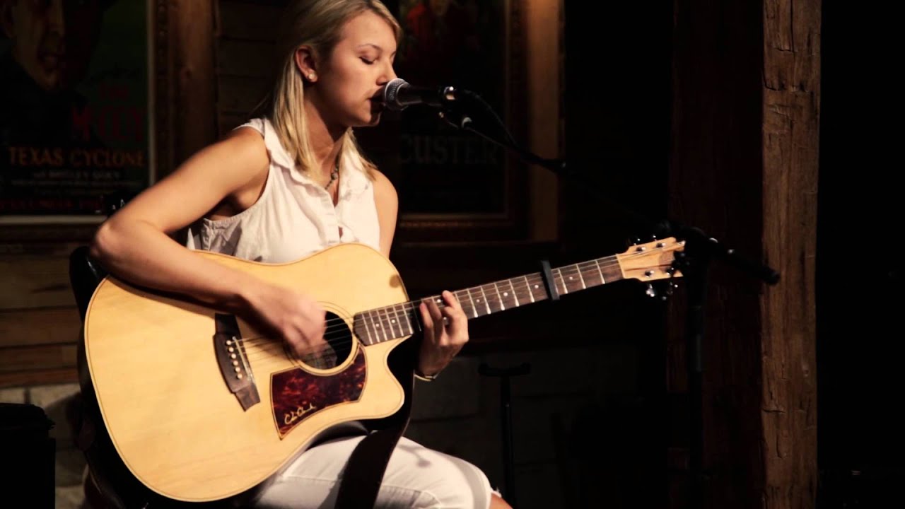 Hannah Elizabeth Smith- Moonsugar Live at Dosey Doe - YouTube