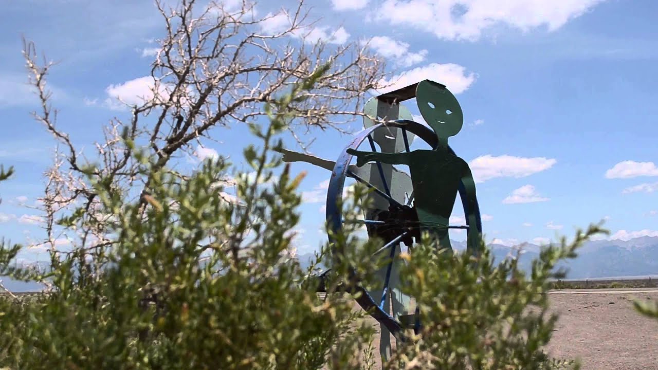 Aliens point you in the right direction - YouTube