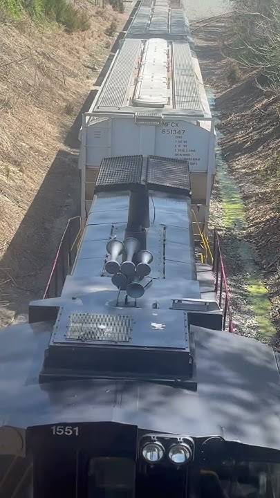 DCR SE-1/2 in seaford with MP15N 1564 leading - YouTube