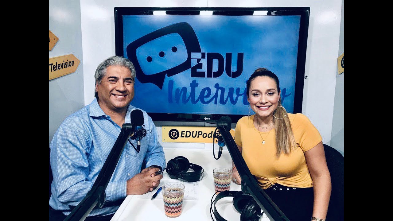 Erwin Pérez entrevista con la actriz colombiana Lillyana Guihurt - YouTube