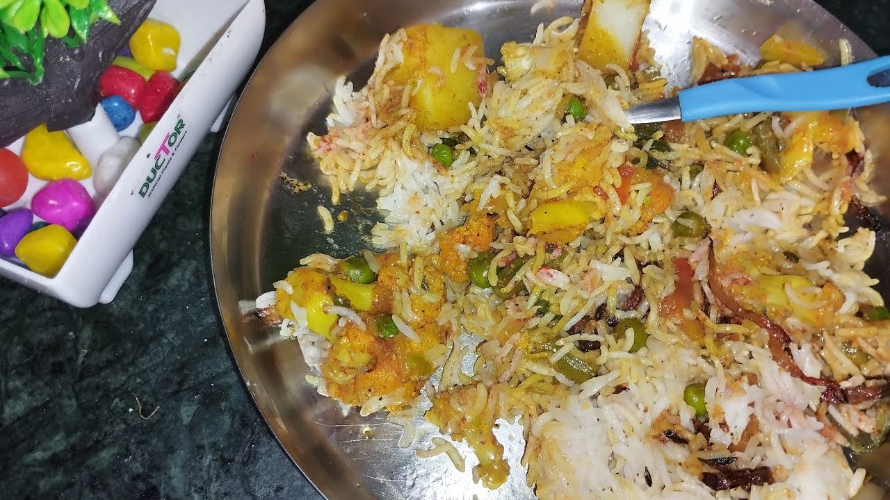 Anokhi easy recipes is live lnstent biryani - YouTube
