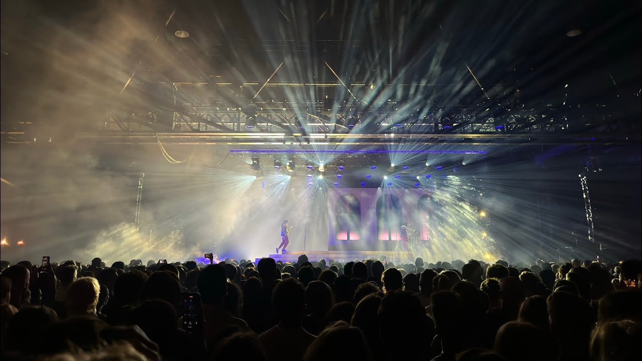 Khruangbin - Como Me Quieres (Live) - YouTube